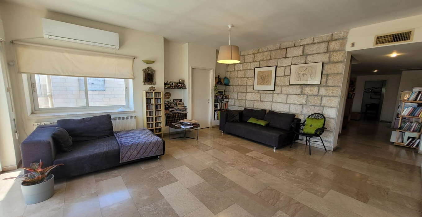 Penthouse with views - Old Katamon | Jerusalem Real Estate - T&T